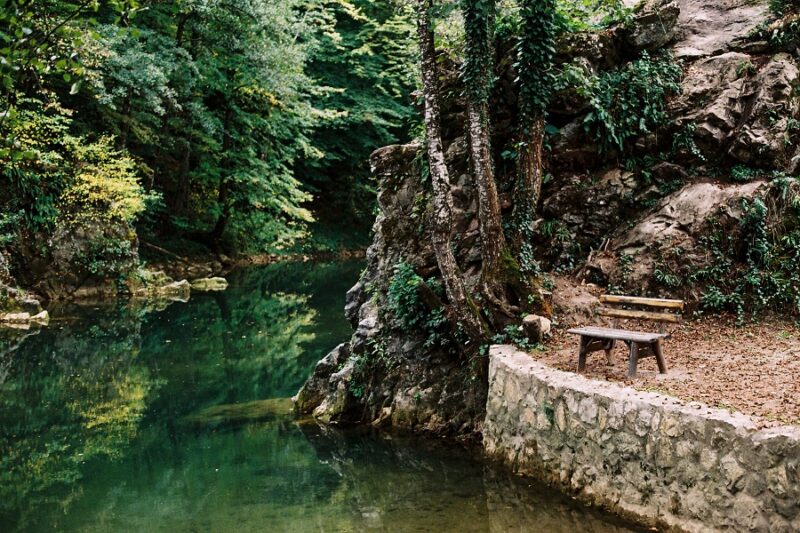 Ariljski osnovci očistili obalu Rzava - Radio Luna